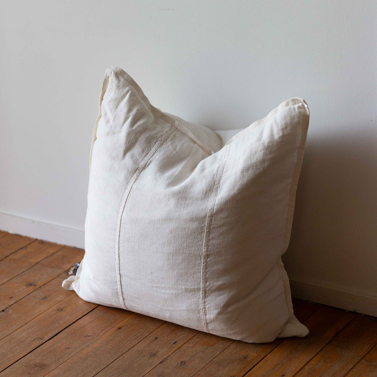 Eadie Lifestyle Luca Linen Cushion | White – Harry and Kit