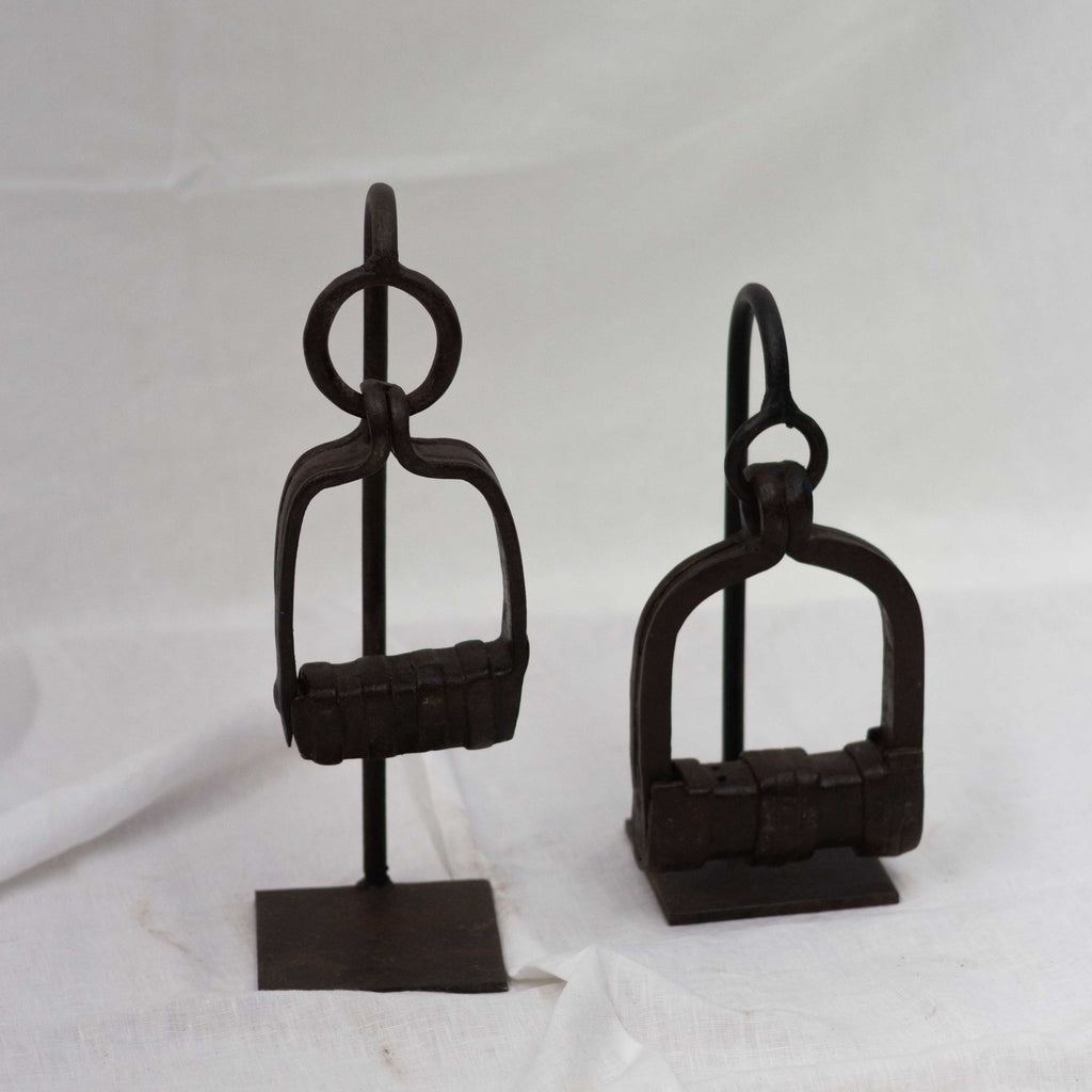 Old Iron Horse Stirrup – Harry and Kit